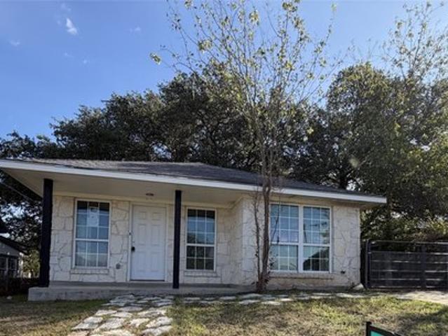 207 S Creek St, Fredericksburg, TX 78624
