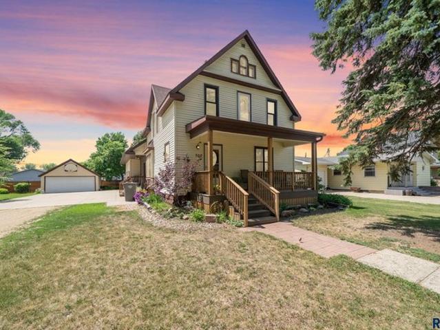 207 S Main St, Colman, SD 57017