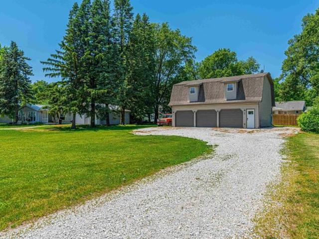 207 S Stewart St, McLean, IL 61754