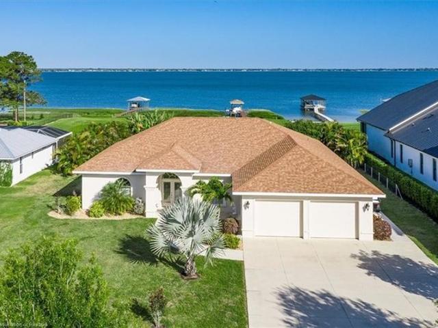 207 South Bear Pointe Dr, Lake Placid, FL 33852