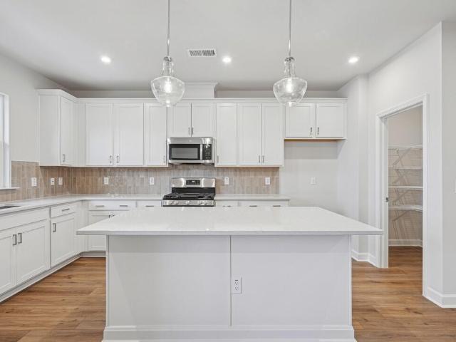 207 Solaire Alley