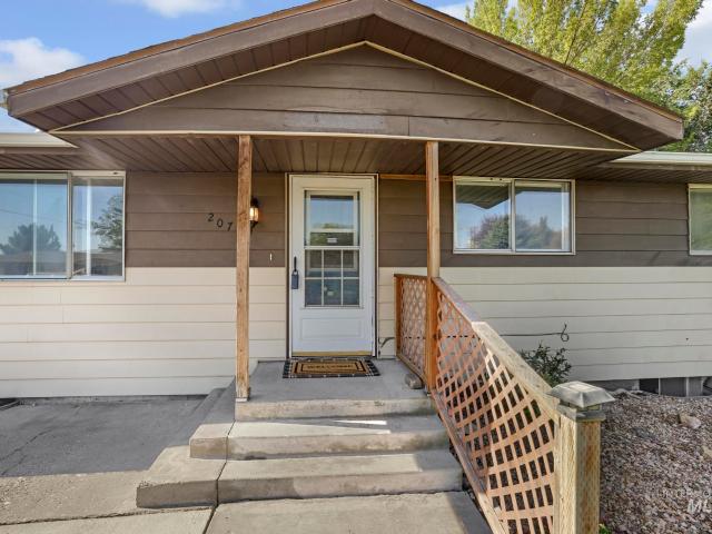 207 Sage St