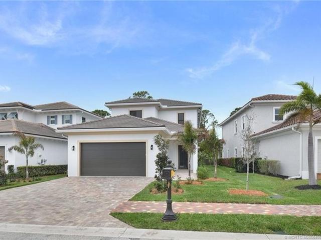 207 SE Via Bisento, Port Saint Lucie, FL 34952