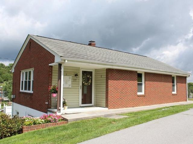 207 Steeles Ln, Tazewell, VA 24651