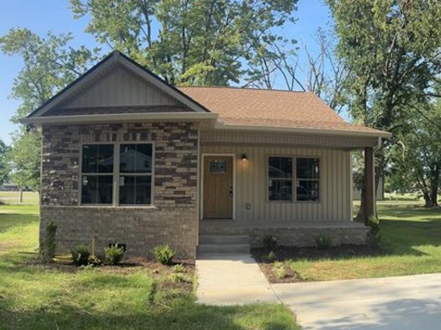 207 Strawberry St, Portland, TN 37148
