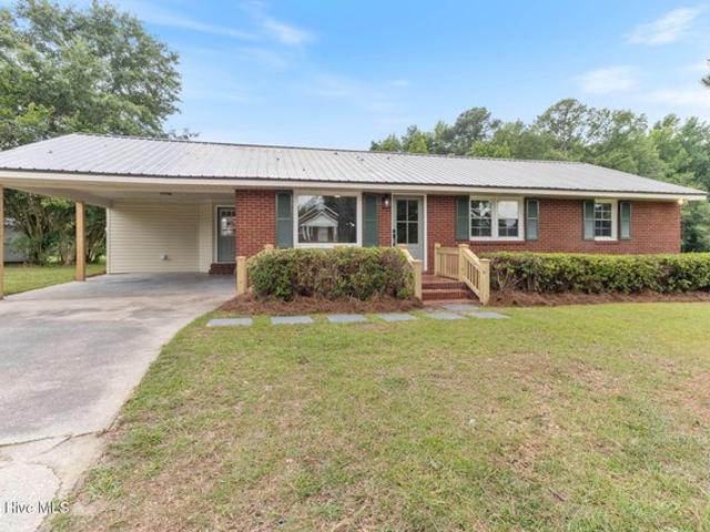 207 Sunset Ave, Whiteville, NC 28472