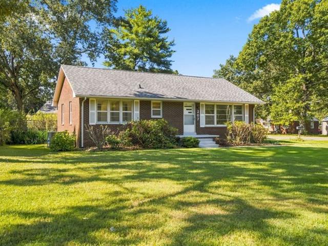 207 Sunset Dr, Tullahoma, TN 37388