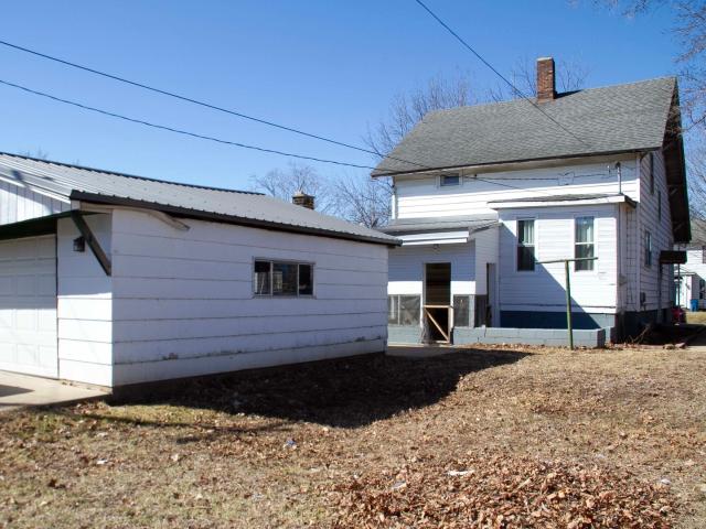 207 Poplar Street
