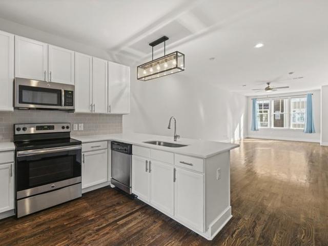 207 Porter Village Cir, Nashville, TN 37206