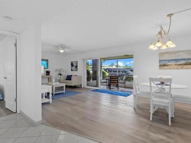 207 Palm Dr #207 1, Naples, FL 34112