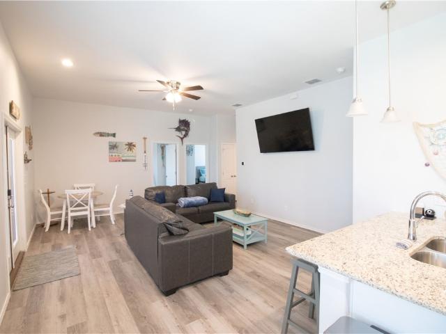 207 Paradise Drive