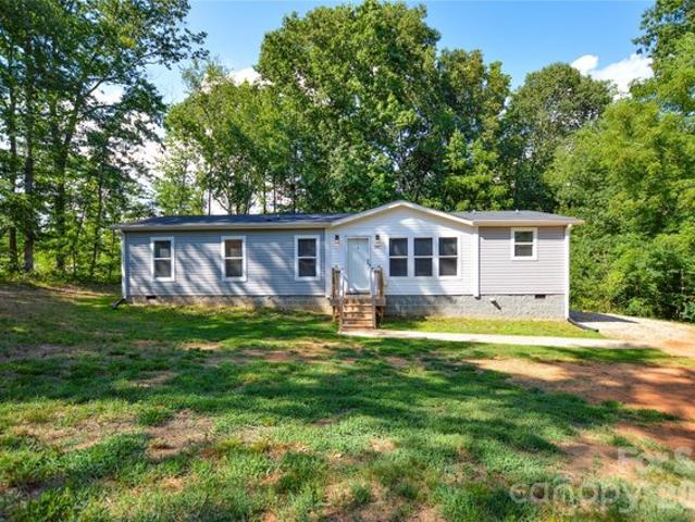 207 Pinehaven Dr, New London, NC 28127
