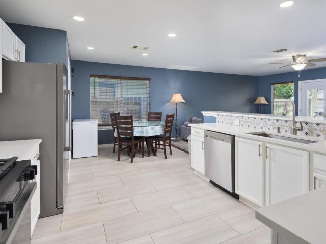 207 Presidio Dr