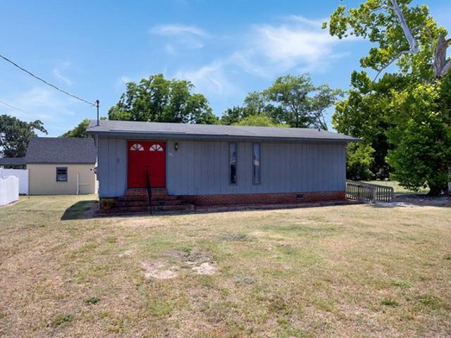207 Price St, Pine Level, NC 27576