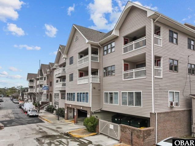 207 Queen Elizabeth Ave Apt 17, Manteo, NC 27954