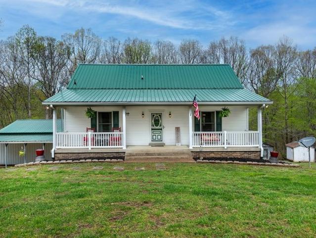 207 Robinson Dr, Dickson, TN 37055