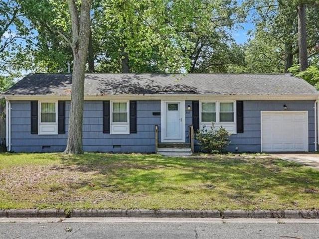 207 Robinson Dr, Newport News, VA 23601