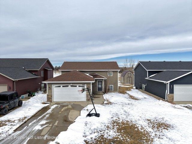 207 Rayjay Cir, Taylor, ND 58656