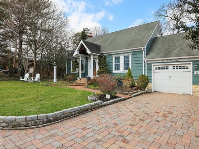 207 River Edge Dr, Point Pleasant, NJ 08742