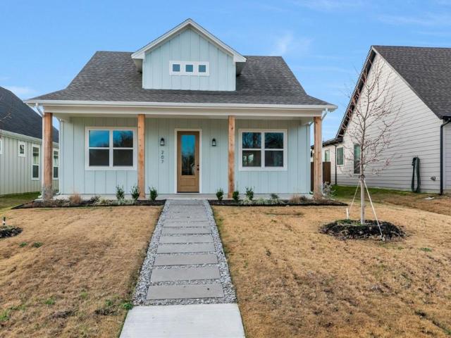207 W 7th Street