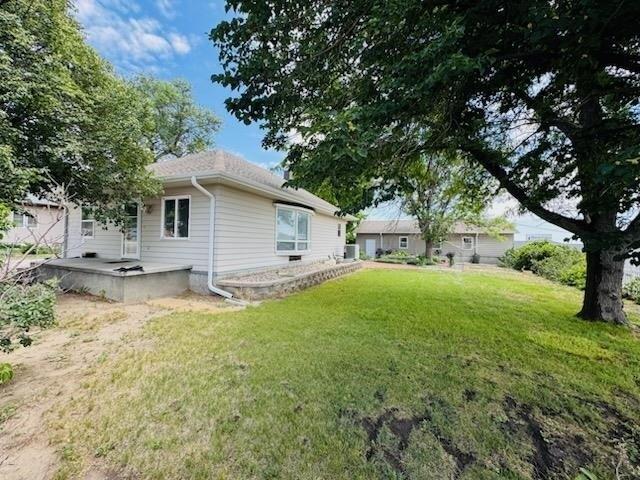 207 W 11th St, McCook, NE 69001