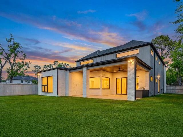 207 W 33rd St, Houston, TX 77018 | MLS #38434 | Compass