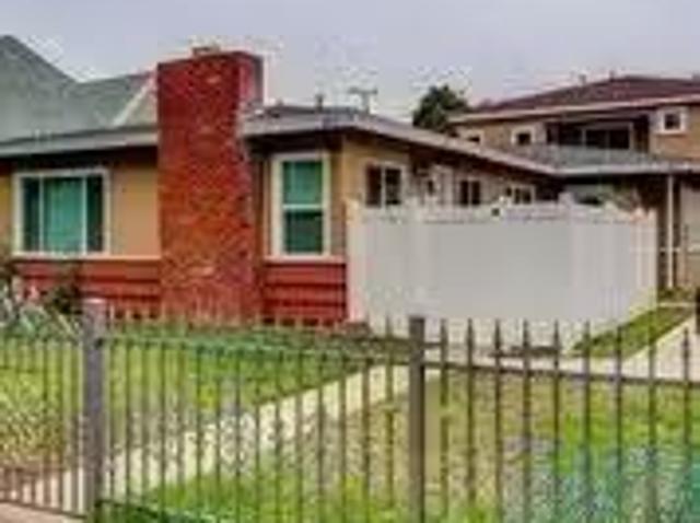 207 W Valencia Dr, Fullerton, CA 92832