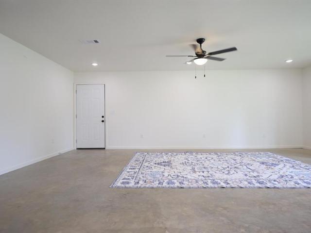 207 W Warner Street