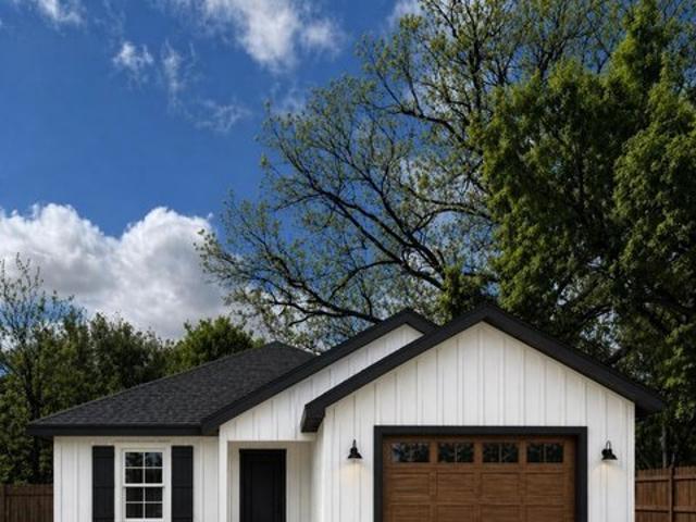 207 W Aldine St, Iowa Park, TX 76367