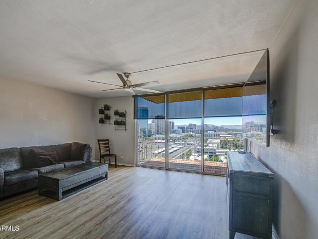 207 w clarendon avenue # 14a