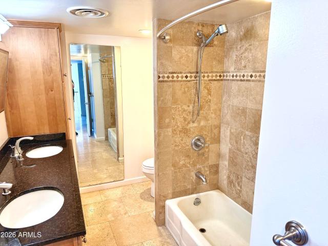 207 w clarendon avenue # 20c