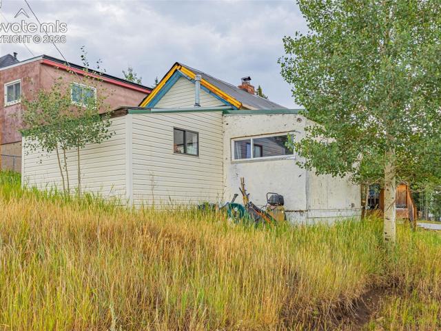 207 W Eaton Avenue