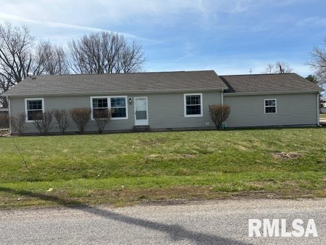 207 W Grand Ave, Modesto, IL 62667