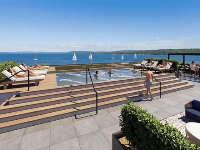 207 W Grandview Pkwy Unit 202, Traverse City, MI 49684