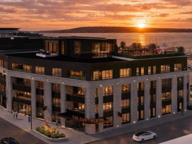207 W Grandview Pkwy Unit 304, Traverse City, MI 49684