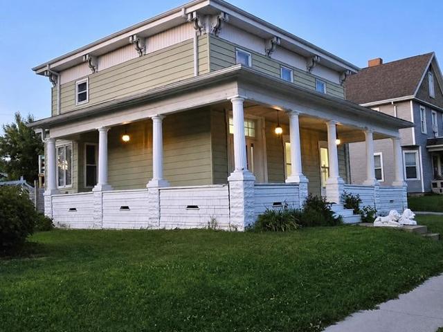 207 W Green St, Fox Lake, WI 53933