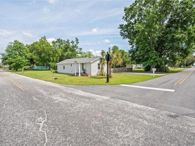 207 W Jefferson St, Summerdale, AL 36580