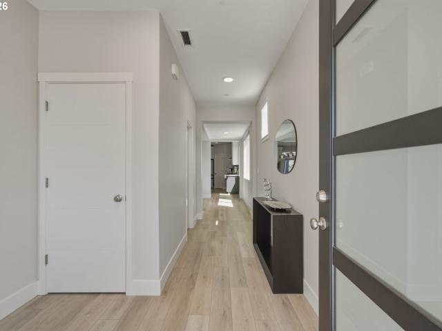 207 w laurel st
