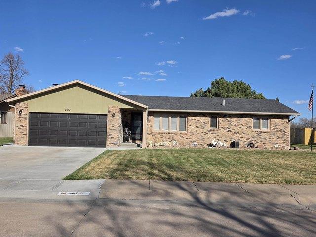 207 W Redwood Dr, North Platte, NE 69101