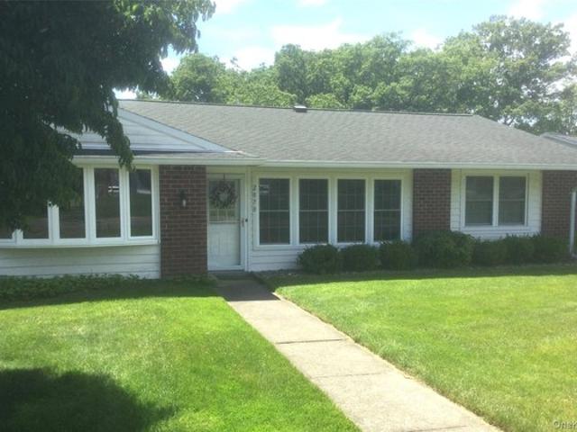 207 Woodbridge Dr Unit B, Ridge, NY 11961