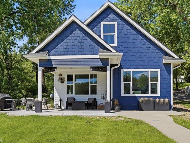 207 Woodland Rd, Montezuma, IA 50171