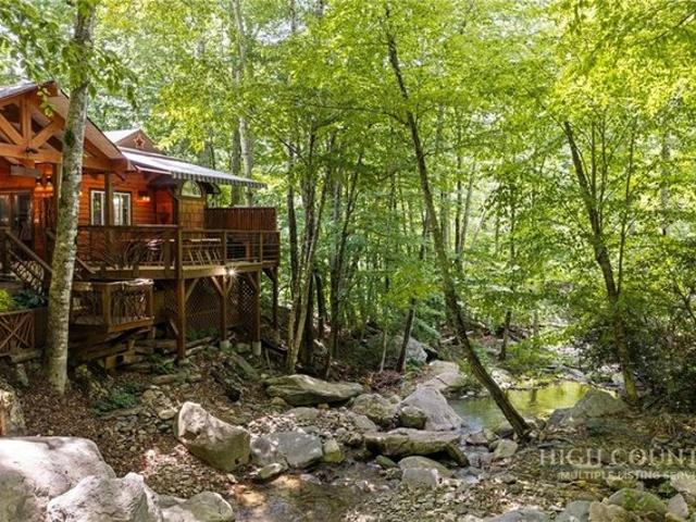 207 Woodwinds Ln, Seven Devils, NC 28604