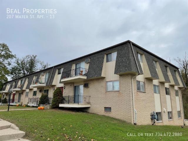 207 Water St. Apt 2 beds, 1 full bath