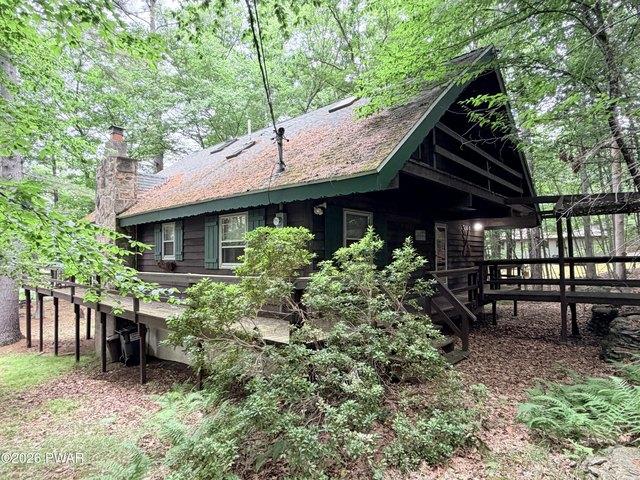 207 Water View Dr, Hawley, PA 18428