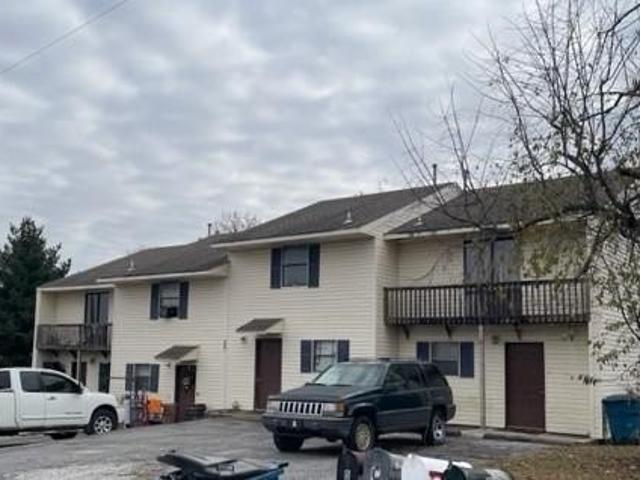 207 White Oak Dr, Gravette, AR 72762