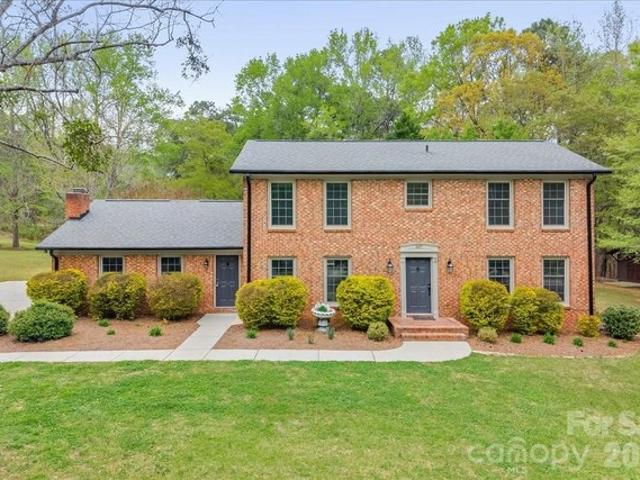 207 Williamsburg Ln, Wadesboro, NC 28170