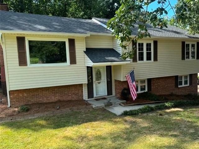 207 Tamworth Dr, Clemmons, NC 27012