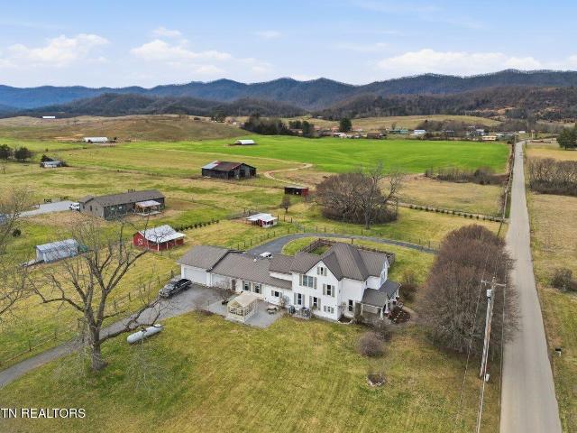 207 Thomas Rd