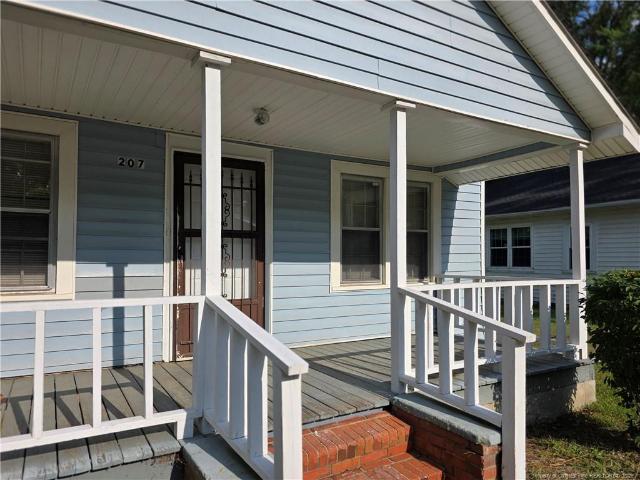 207 Triangle Place