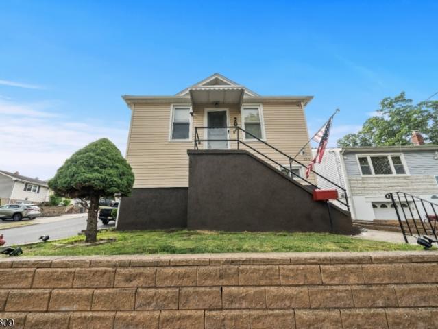 207 Van Winkle Ave